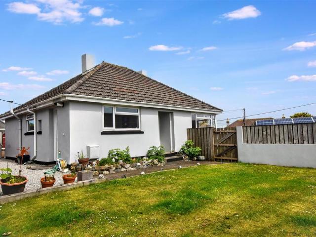 3 bedroom detached bungalow for sale