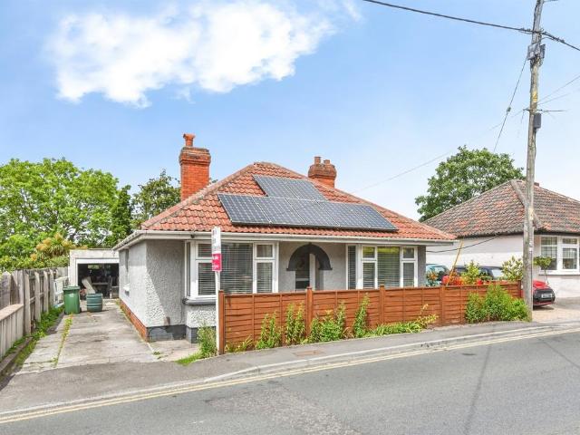 3 bedroom detached bungalow for sale