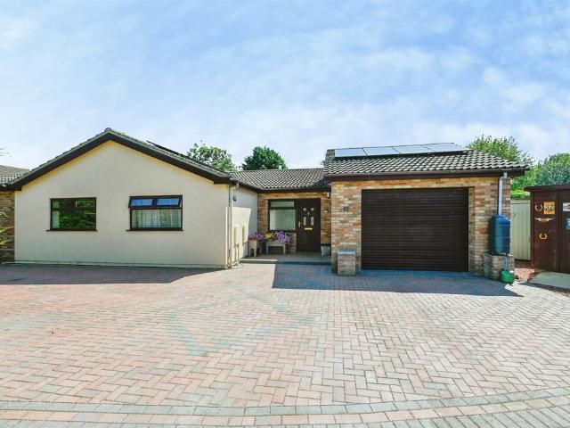 3 bedroom detached bungalow for sale
