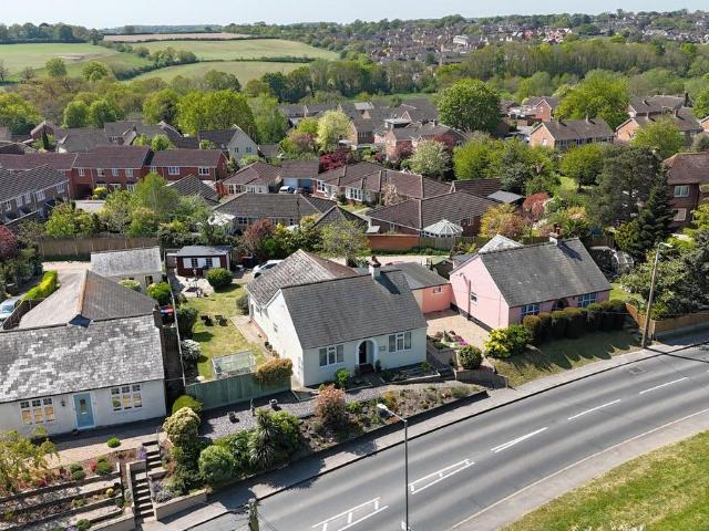3 bedroom detached bungalow for sale