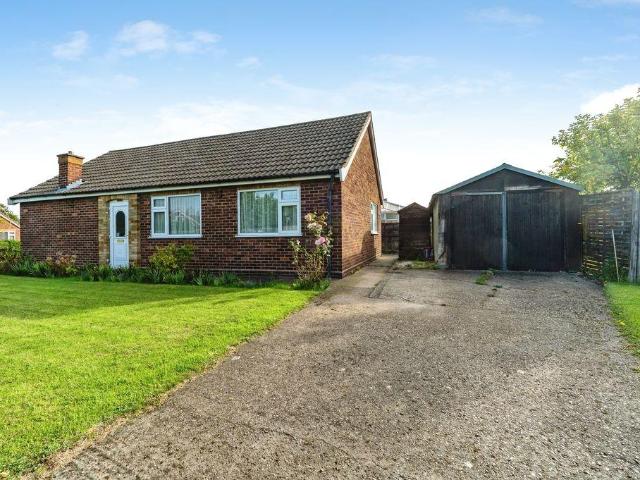 3 bedroom detached bungalow for sale