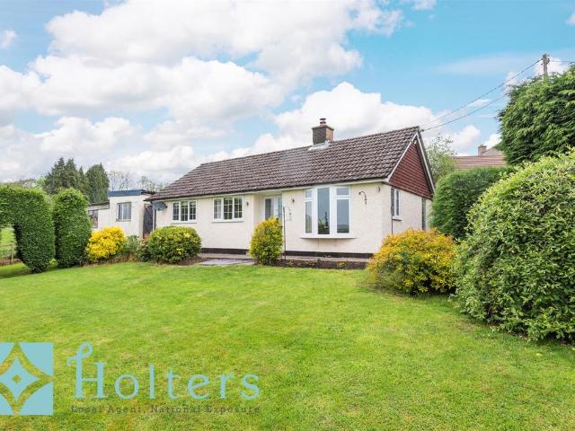 2 bedroom detached bungalow for sale