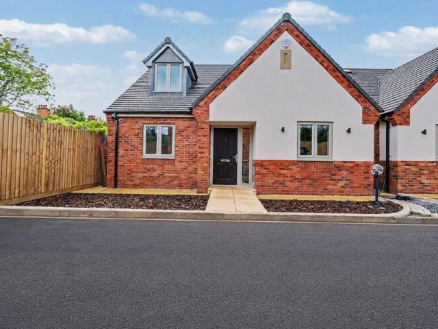 3 bedroom detached bungalow for sale