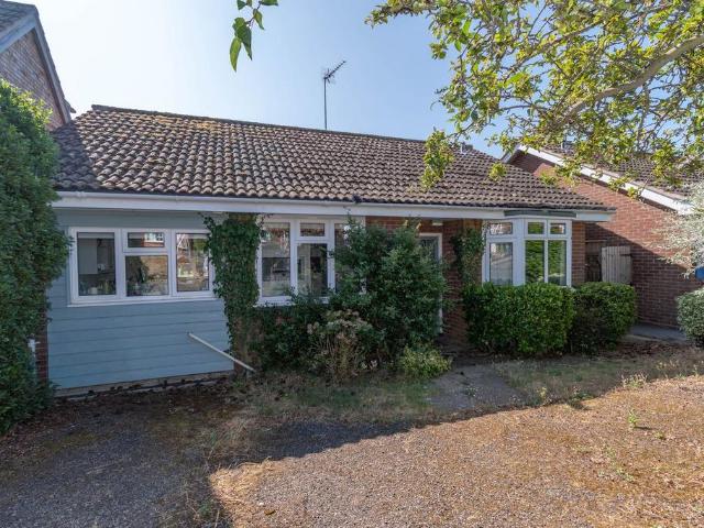 3 bedroom detached bungalow for sale