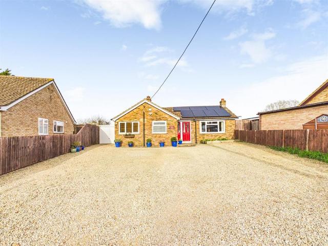 3 bedroom detached bungalow for sale