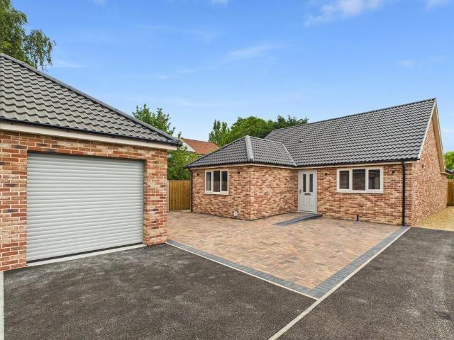 3 bedroom detached bungalow for sale