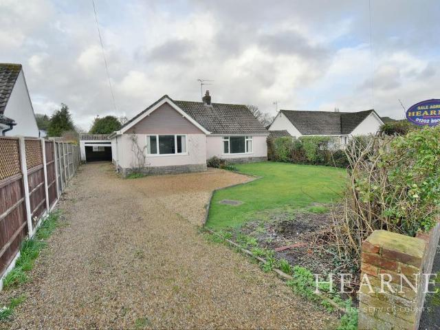 3 bedroom detached bungalow for sale