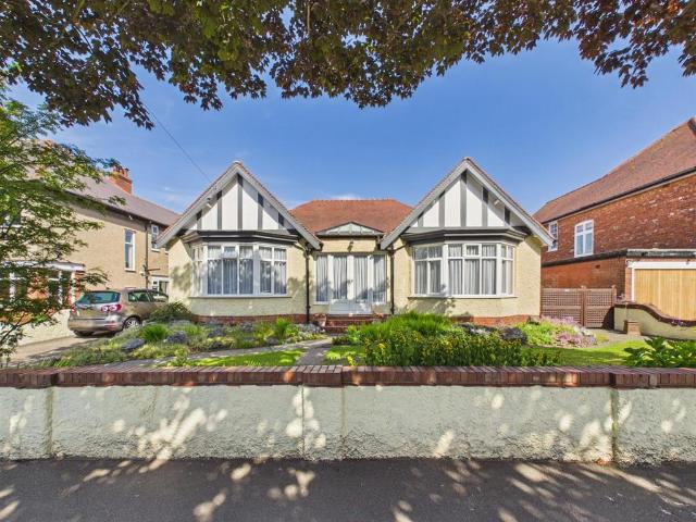 3 bedroom detached bungalow for sale