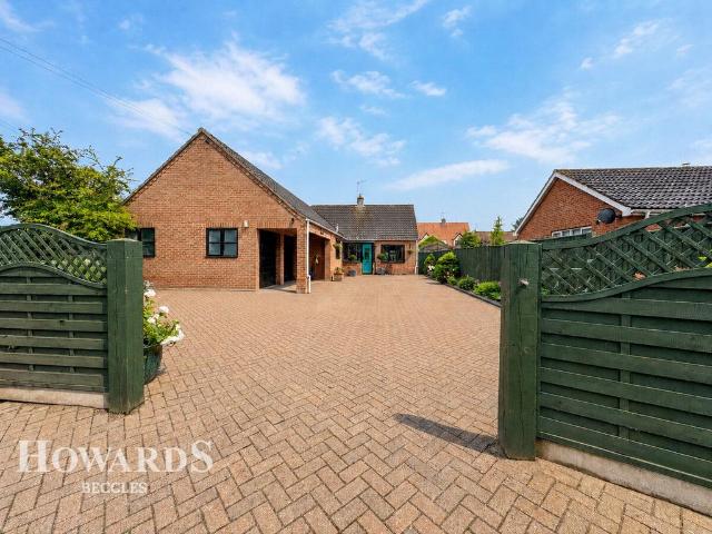 3 bedroom detached bungalow for sale