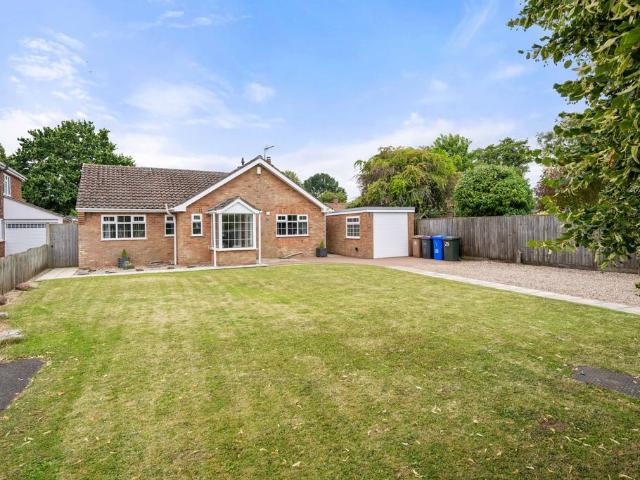 3 bedroom detached bungalow for sale