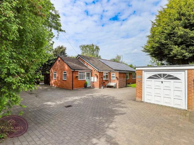3 bedroom detached bungalow for sale