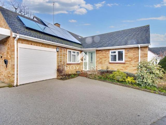 3 bedroom detached bungalow for sale