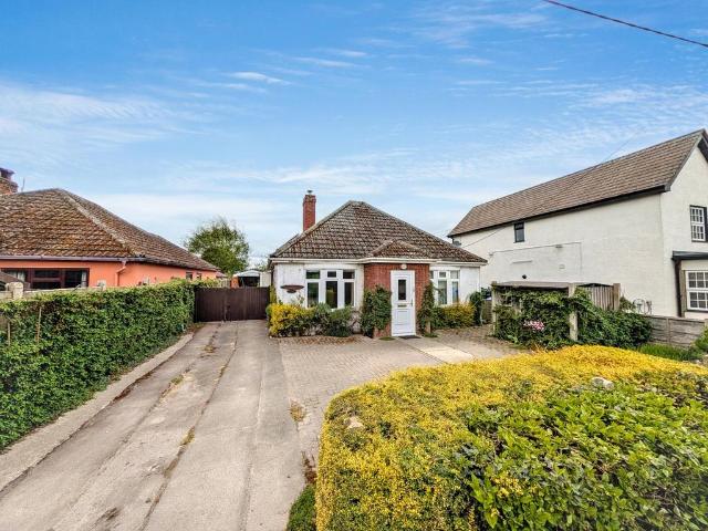 3 bedroom detached bungalow for sale