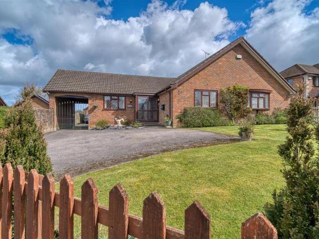 3 bedroom detached bungalow for sale