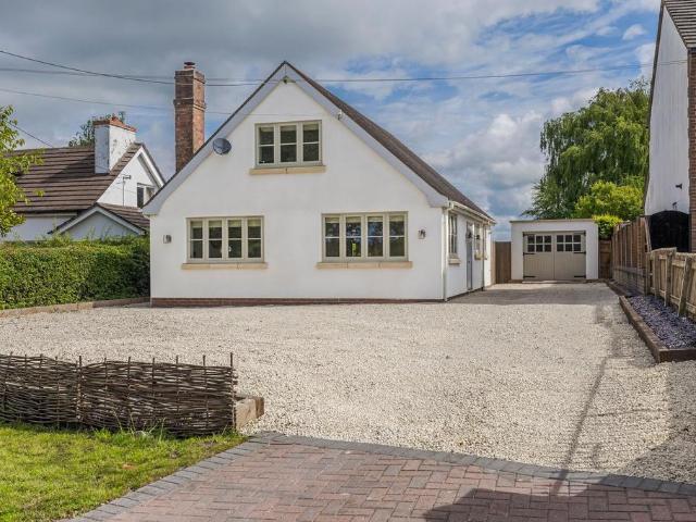 3 bedroom detached bungalow for sale