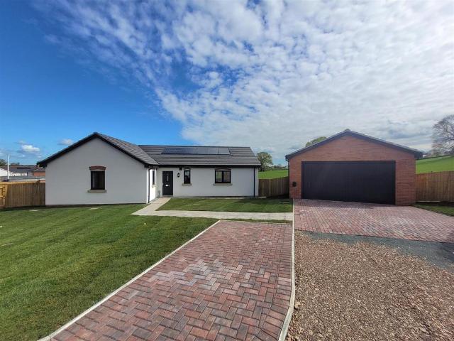3 bedroom detached bungalow for sale