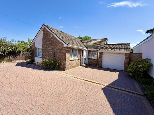 3 bedroom detached bungalow for sale