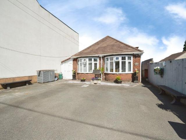 3 bedroom detached bungalow for sale