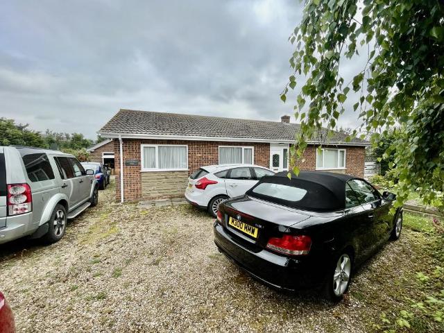 3 bedroom detached bungalow for sale