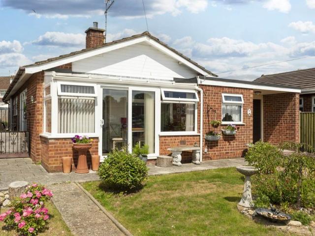 3 bedroom detached bungalow for sale