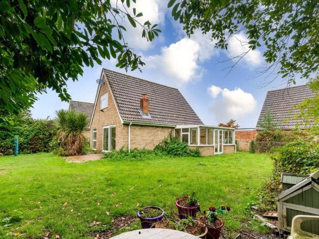 3 bedroom detached bungalow for sale