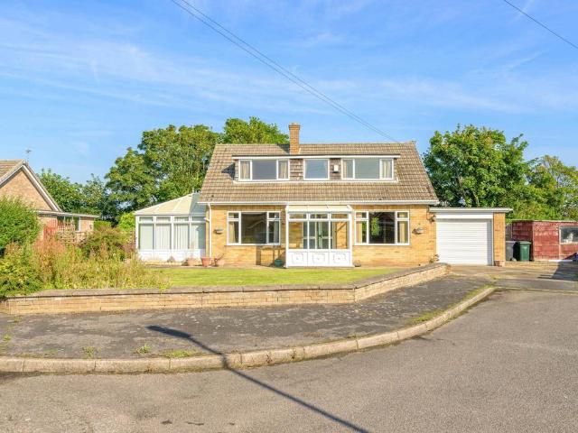 3 bedroom detached bungalow for sale