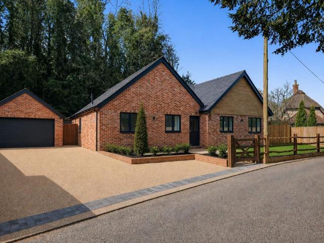 3 bedroom detached bungalow for sale