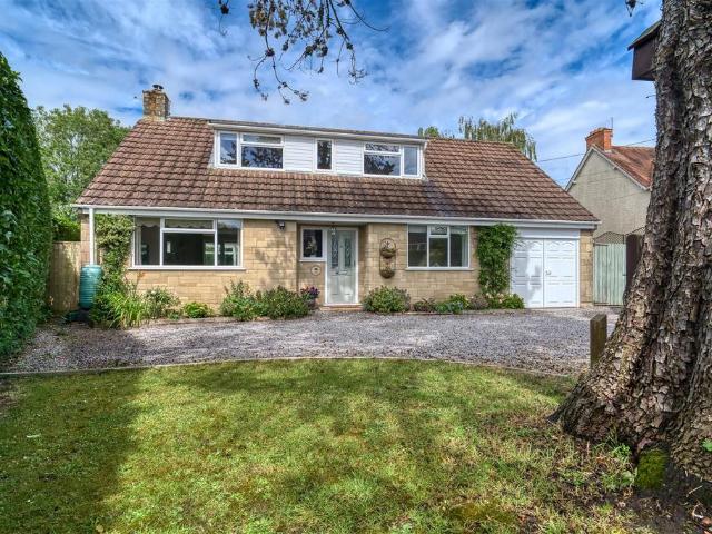 3 bedroom detached bungalow for sale