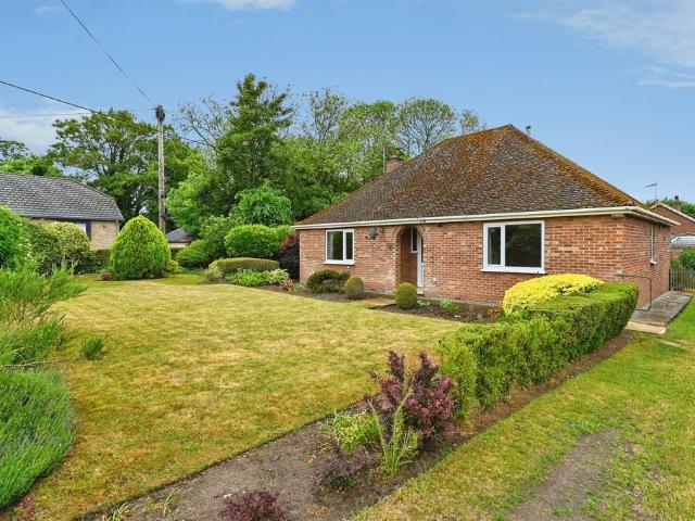 3 bedroom detached bungalow for sale