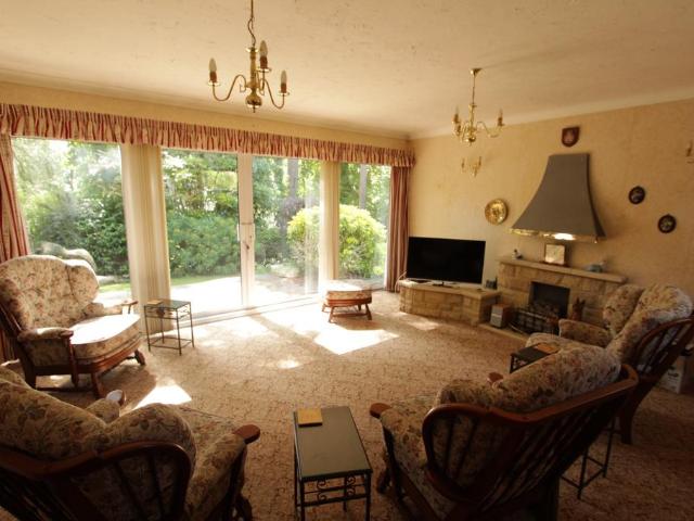3 bedroom detached bungalow for sale