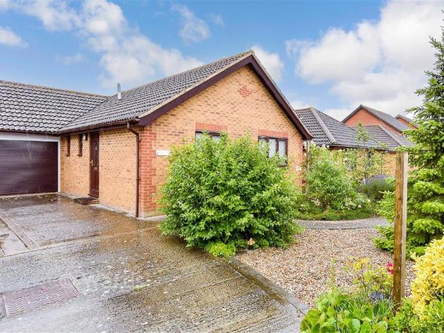 3 bedroom detached bungalow for sale