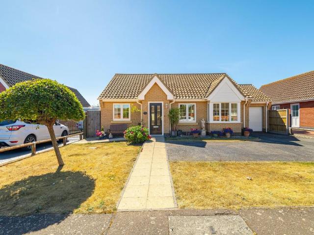 3 bedroom detached bungalow for sale
