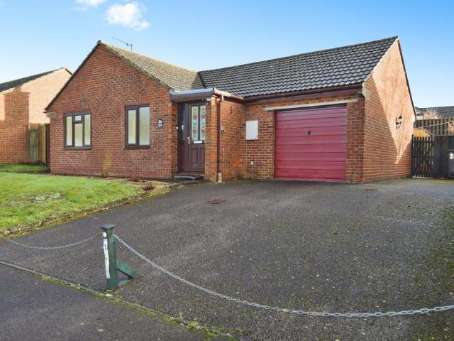 3 bedroom detached bungalow for sale