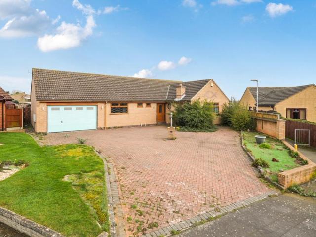 3 bedroom detached bungalow for sale