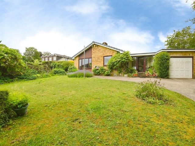 3 bedroom detached bungalow for sale