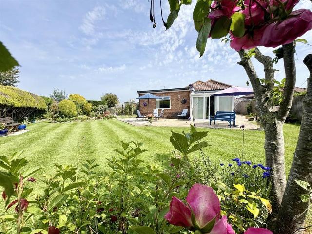 3 bedroom detached bungalow for sale