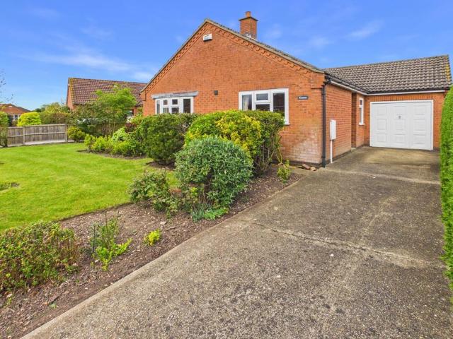 3 bedroom detached bungalow for sale