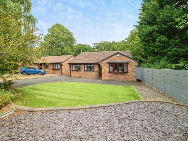 3 bedroom detached bungalow for sale