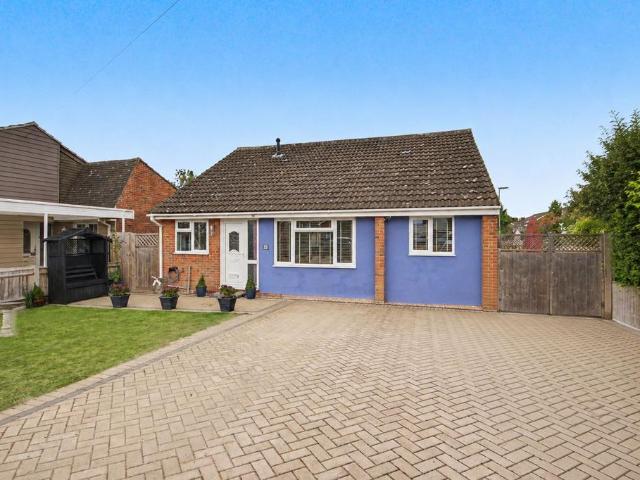 3 bedroom detached bungalow for sale