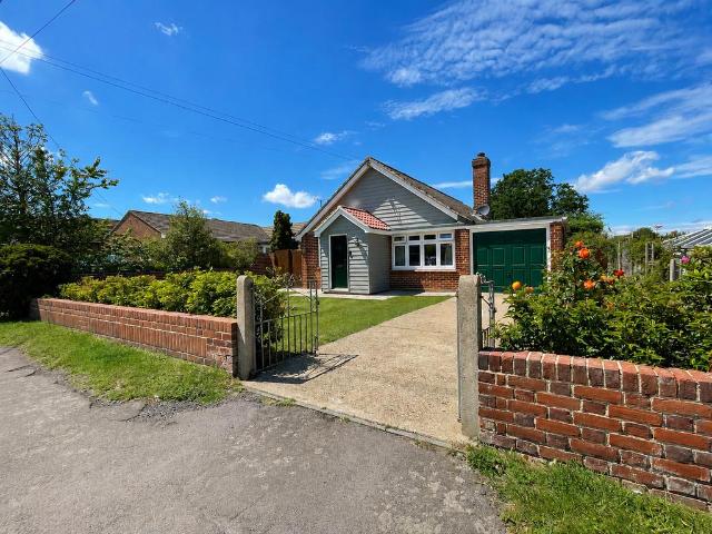 3 bedroom detached bungalow for sale