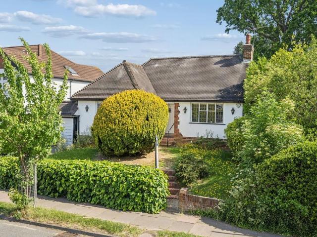 3 bedroom detached bungalow for sale