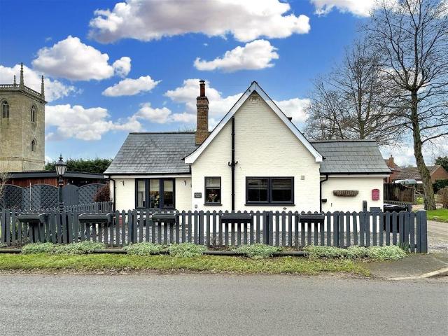 3 bedroom detached bungalow for sale