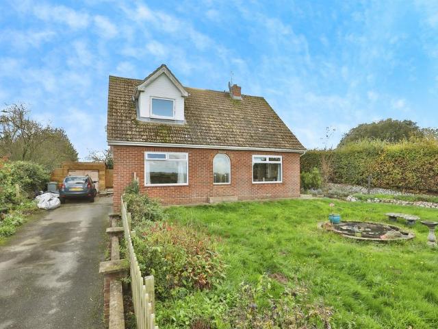 3 bedroom detached bungalow for sale