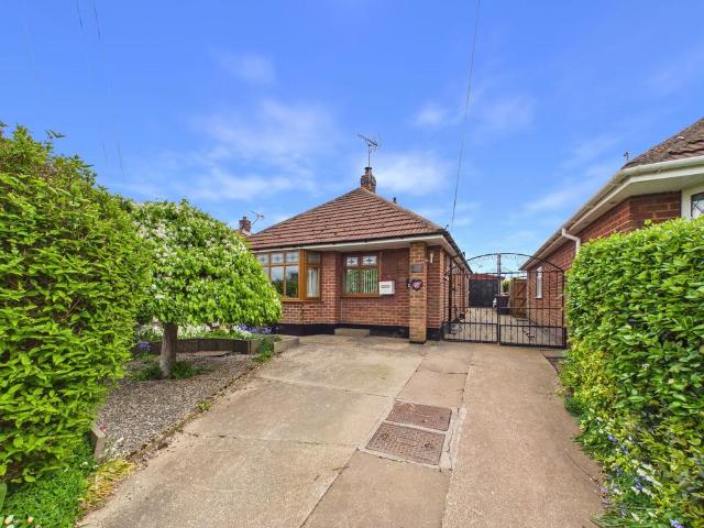 3 bedroom detached bungalow for sale