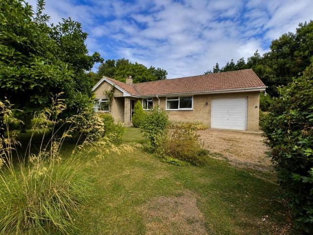 3 bedroom detached bungalow for sale