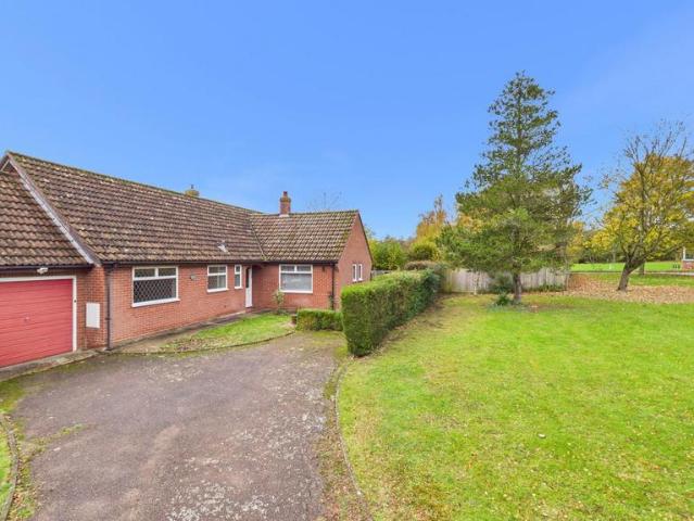 3 bedroom detached bungalow for sale