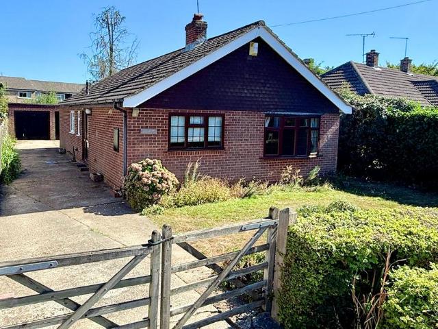3 bedroom detached bungalow for sale