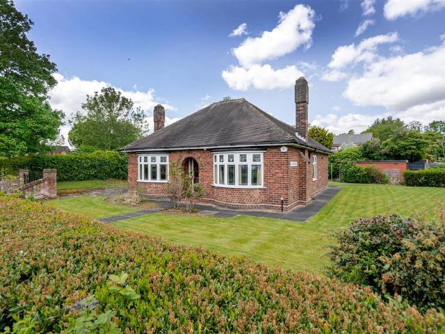 3 bedroom detached bungalow for sale