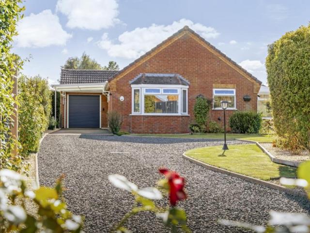 3 bedroom detached bungalow for sale