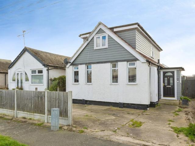 3 bedroom detached bungalow for sale